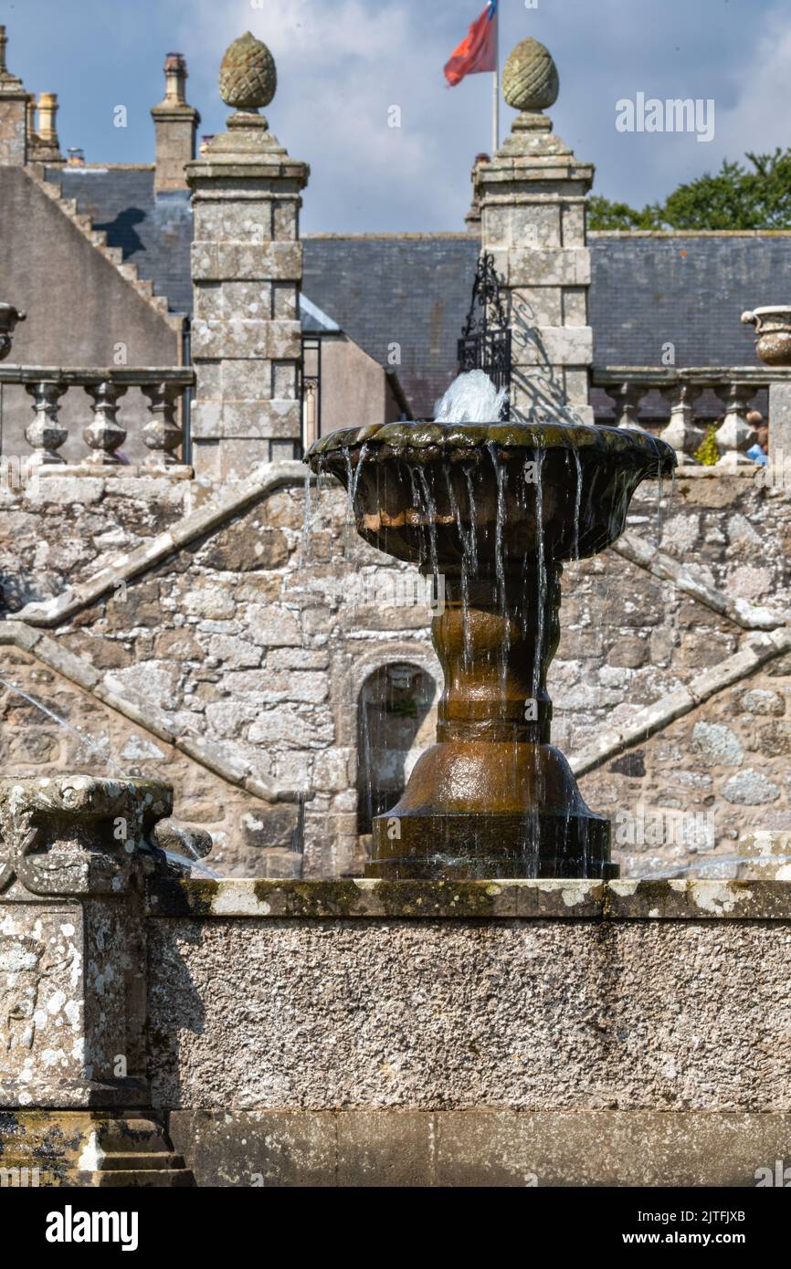 Pitmedden garden fountain hi-res stock photography and images - Alamy