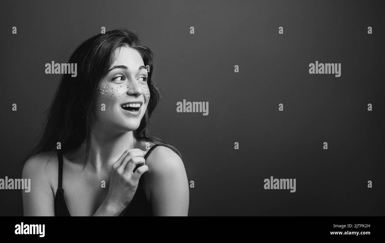 wow expression sudden reaction smiling young woman Stock Photo - Alamy