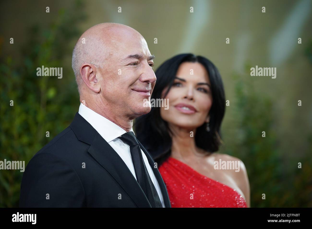 Laura sanchez and jeff bezos hi-res stock photography and images - Alamy