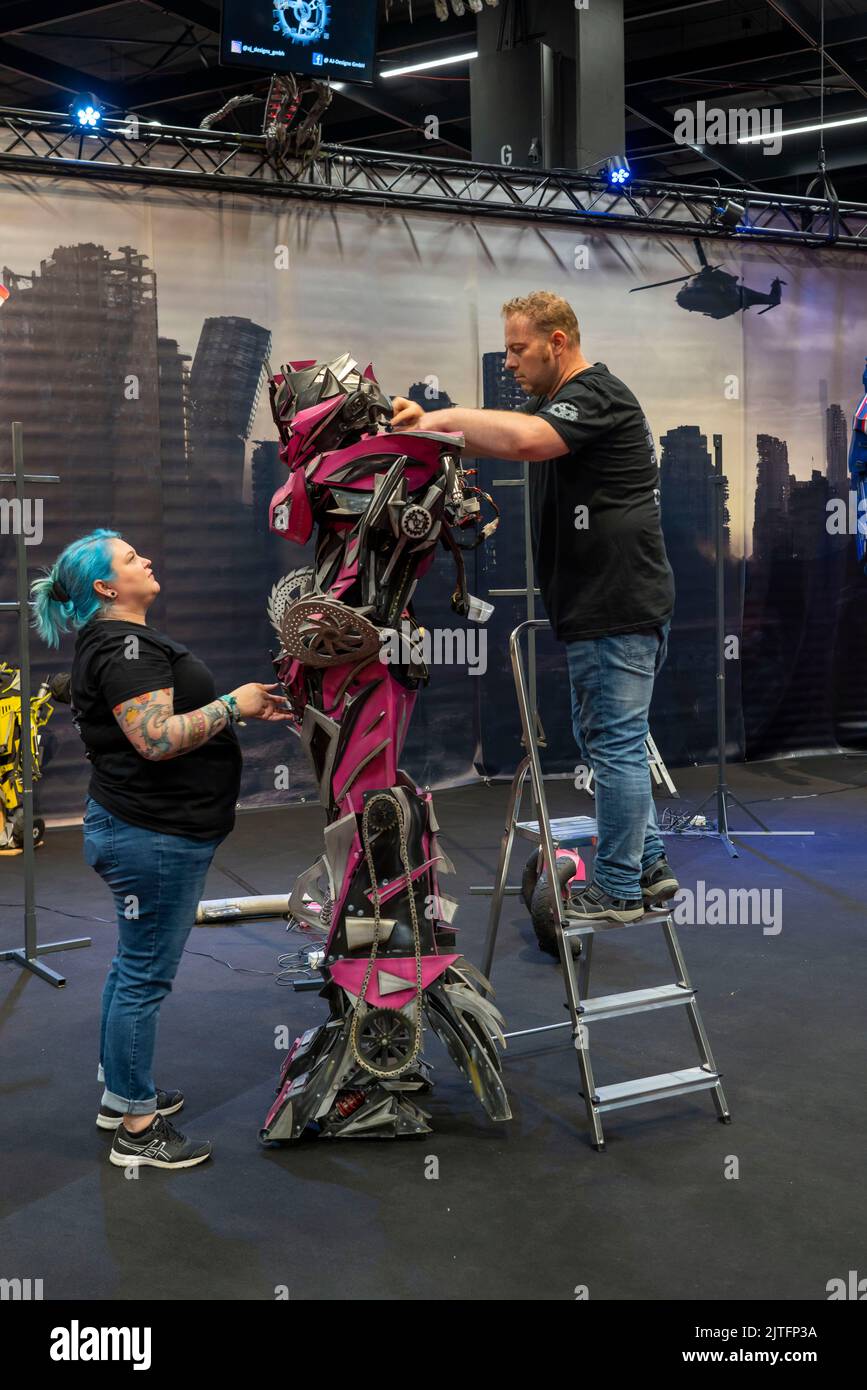 Gamescom, the world's largest trade fair for video and computer games ...