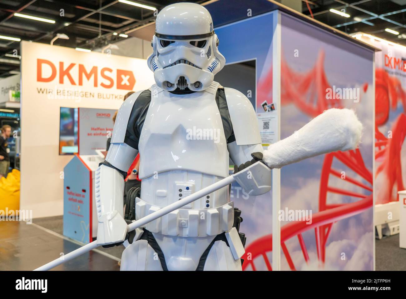 Monitors machines hi-res stock photography and images - Alamy