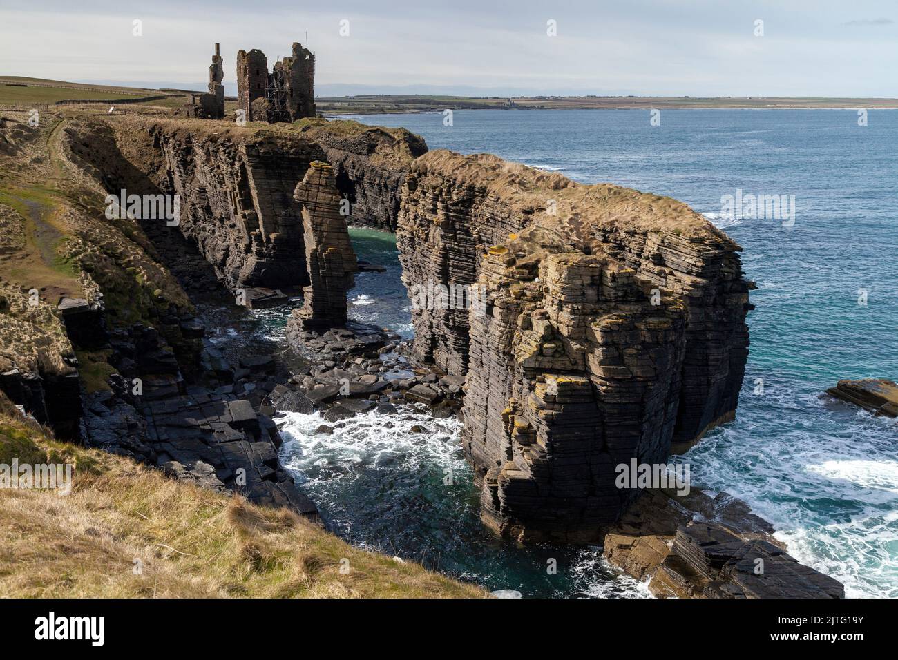 Castle Sinclair Girnigoe is located about 3 miles north of Wick on the ...