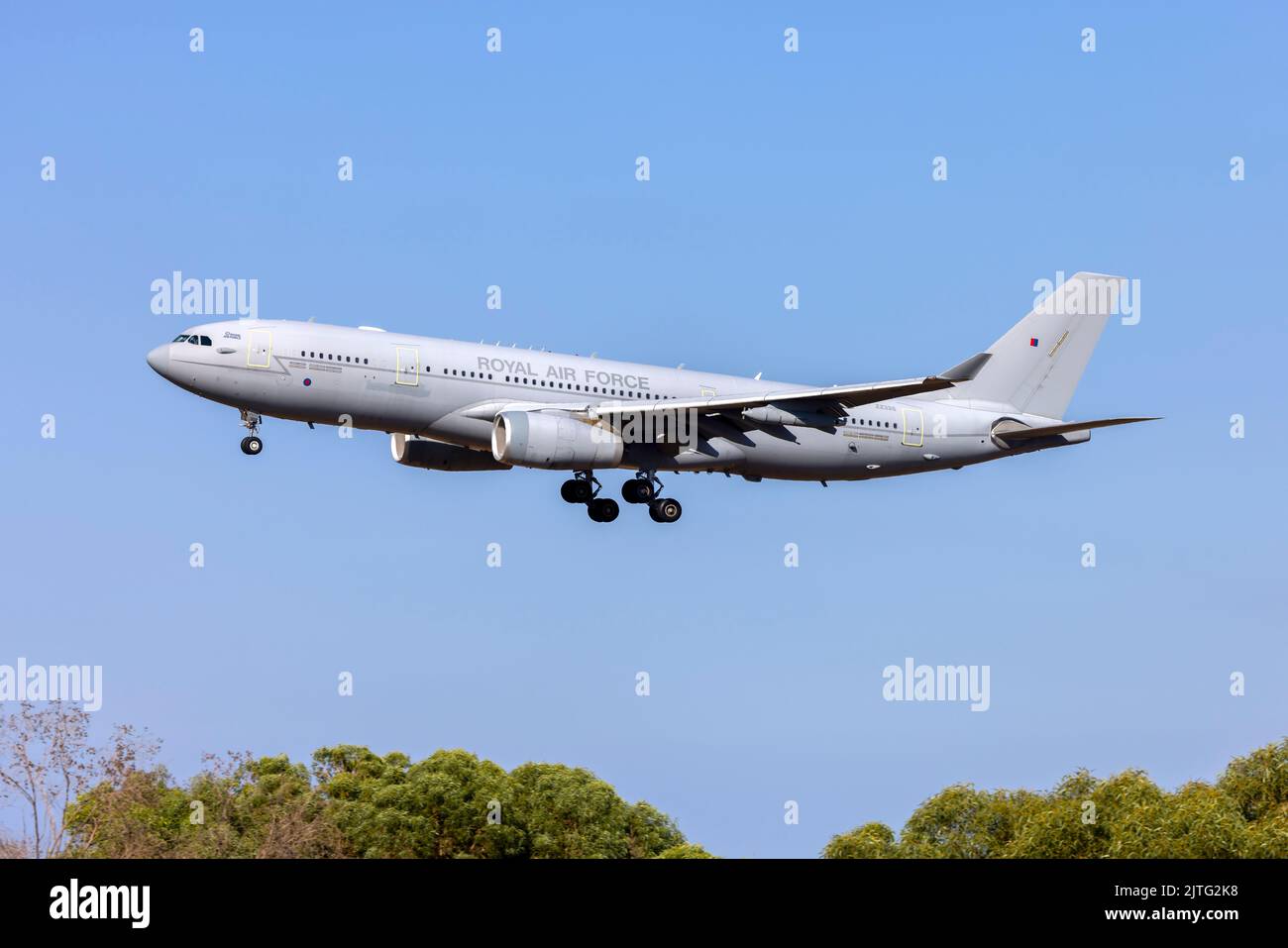 Royal Air Force Airbus A330 Voyager KC3 (A330-243MRTT) (REG: ZZ335) on ...