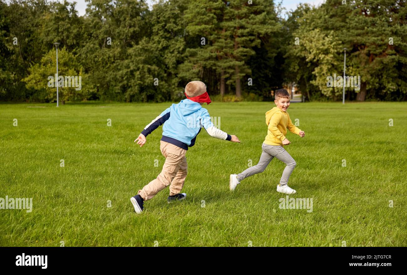 Preteen boys run hi-res stock photography and images - Alamy