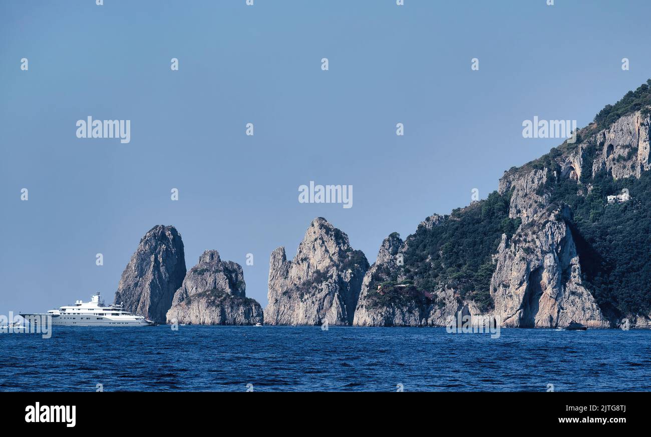 The island of Capri (Italy) and its famous Faraglioni. Beautiful ...