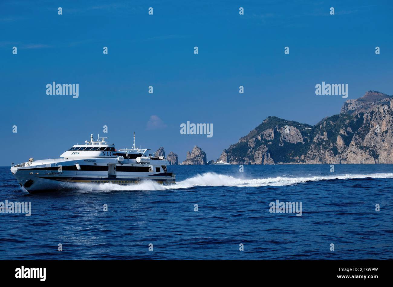 The island of Capri (Italy) and its famous Faraglioni. Beautiful ...