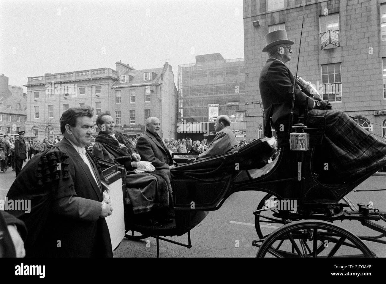 Former Soviet Premier Mikhail Gorbachev, and wife Raisa, receive Keys ...