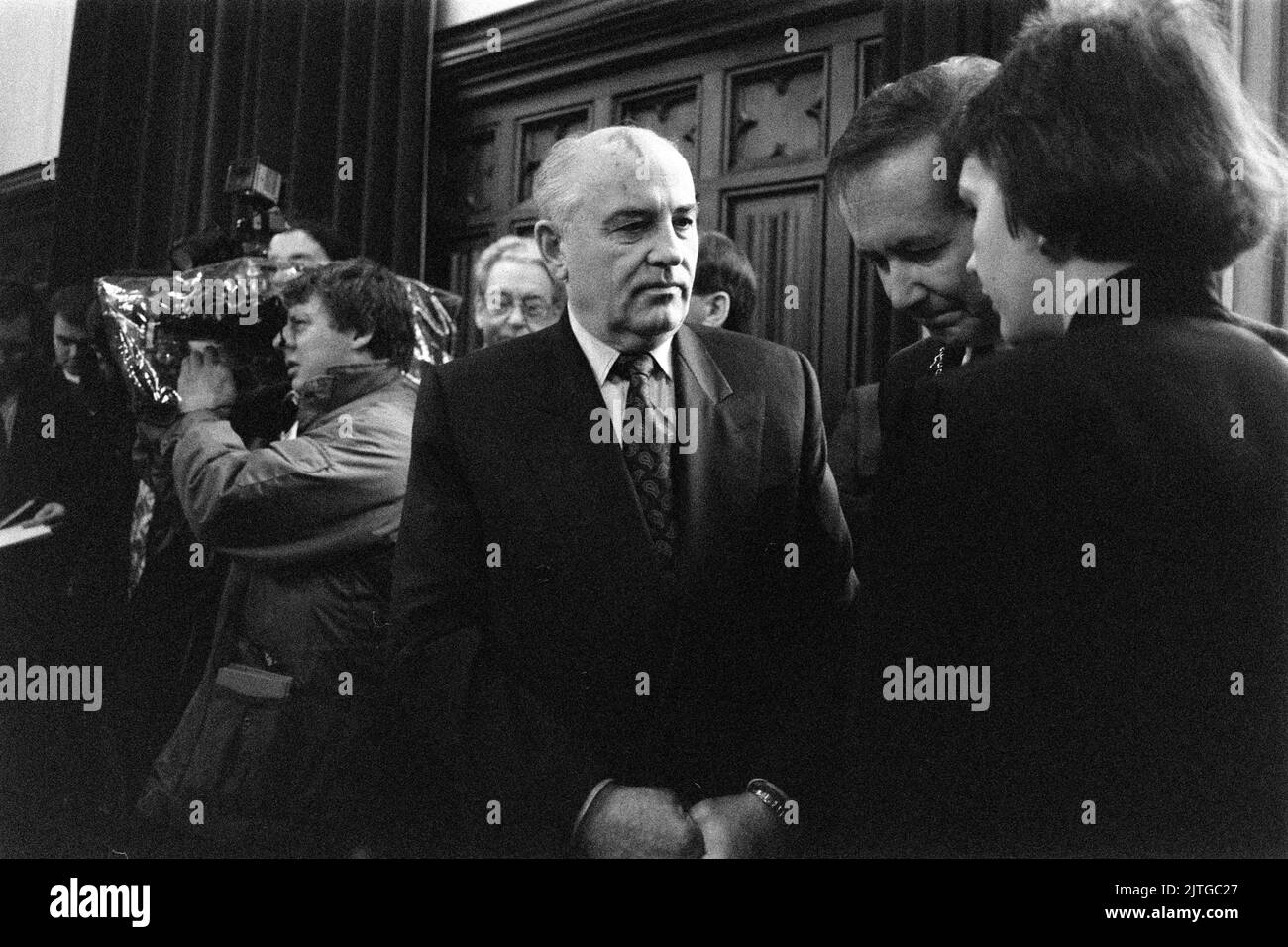 Former Soviet Premier Mikhail Gorbachev, and wife Raisa, receive Keys ...