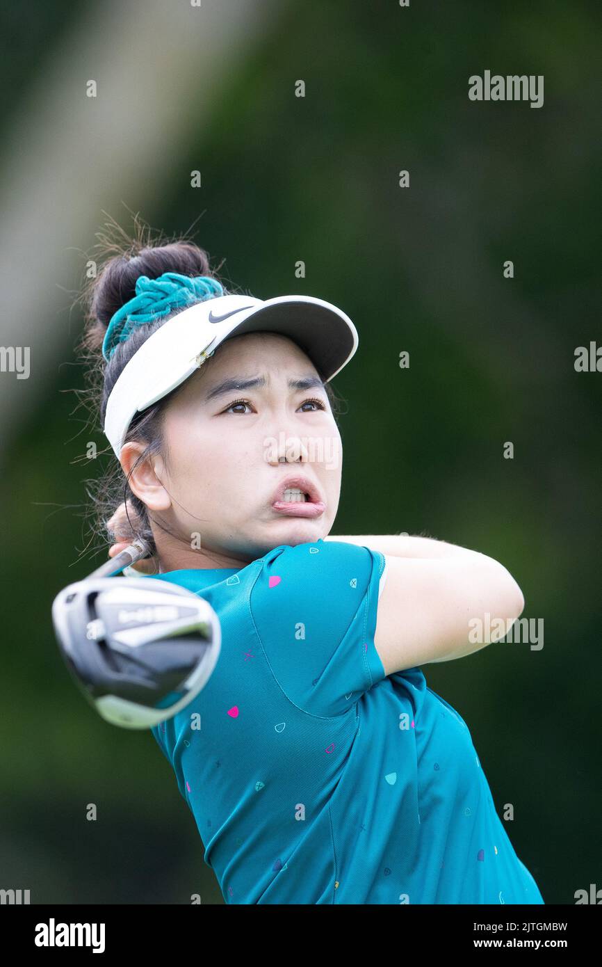 August 25, 2022: Lucy Li of the United States tees off at the first ...