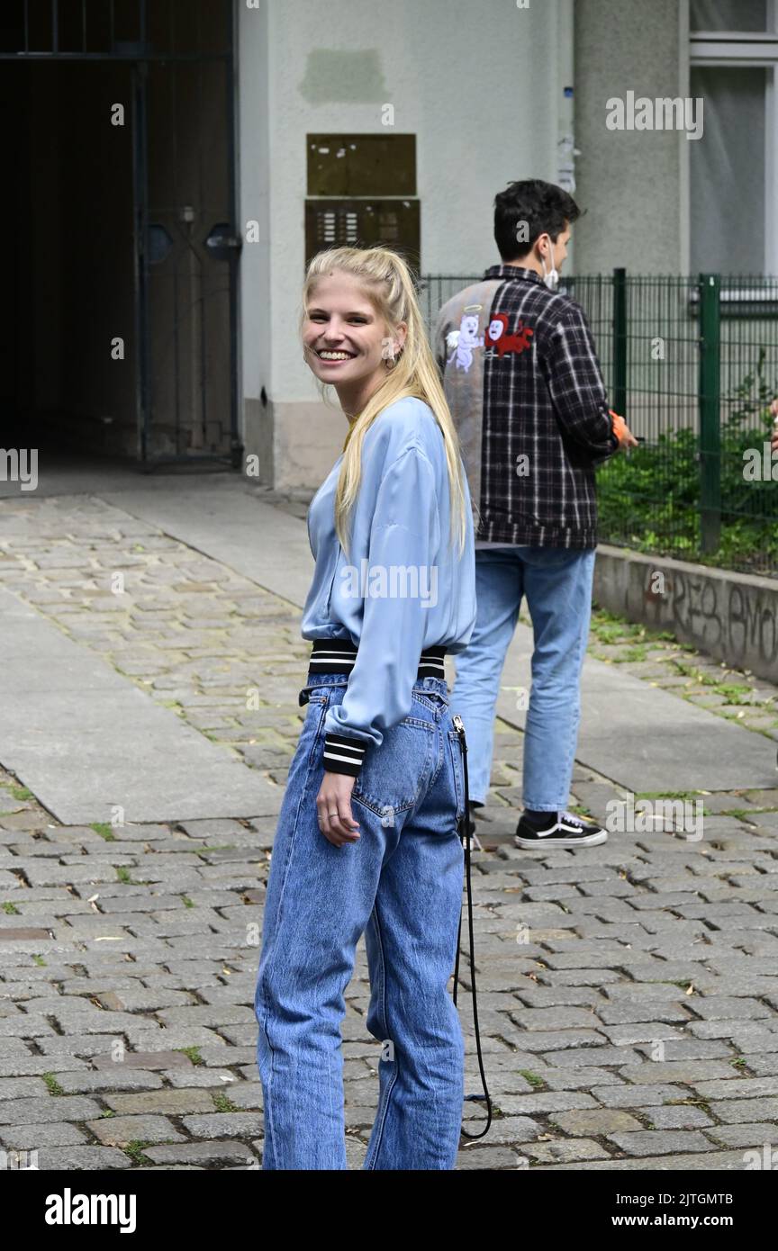 Katharina Kock aka Toni am Set bei Dreharbeiten zur Reality-Daily-Soap ...