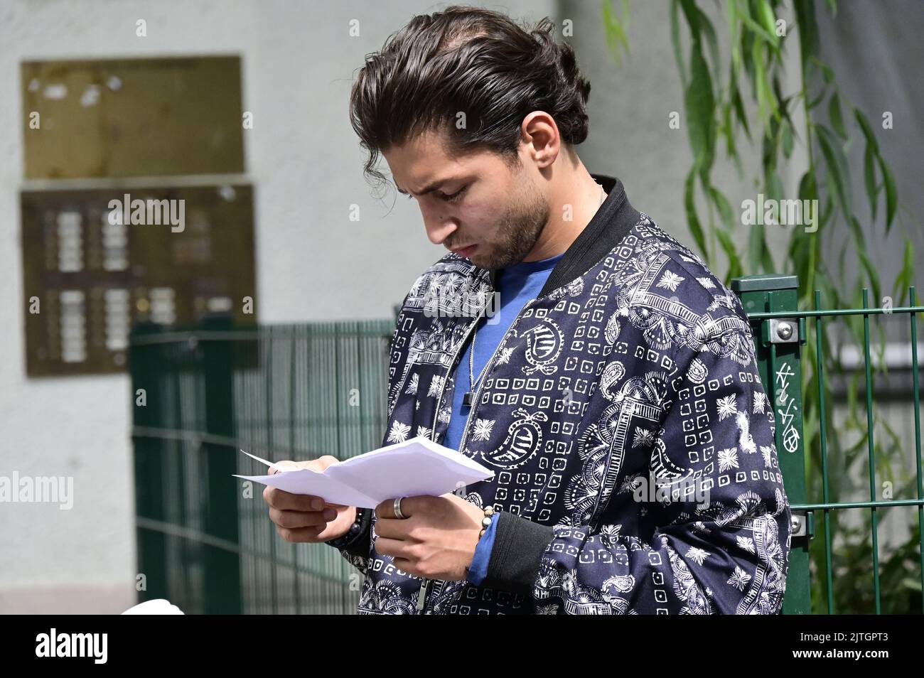 Dreharbeiten 2022 hi-res stock photography and images - Alamy