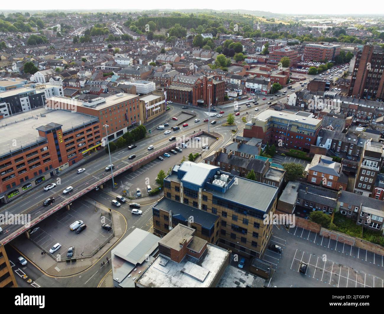 Luton shopping mall hi-res stock photography and images - Alamy