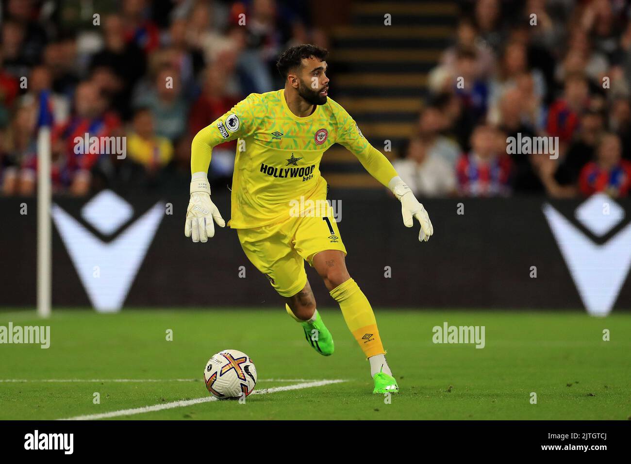 David Raya #1 of Brentford in action Stock Photo - Alamy