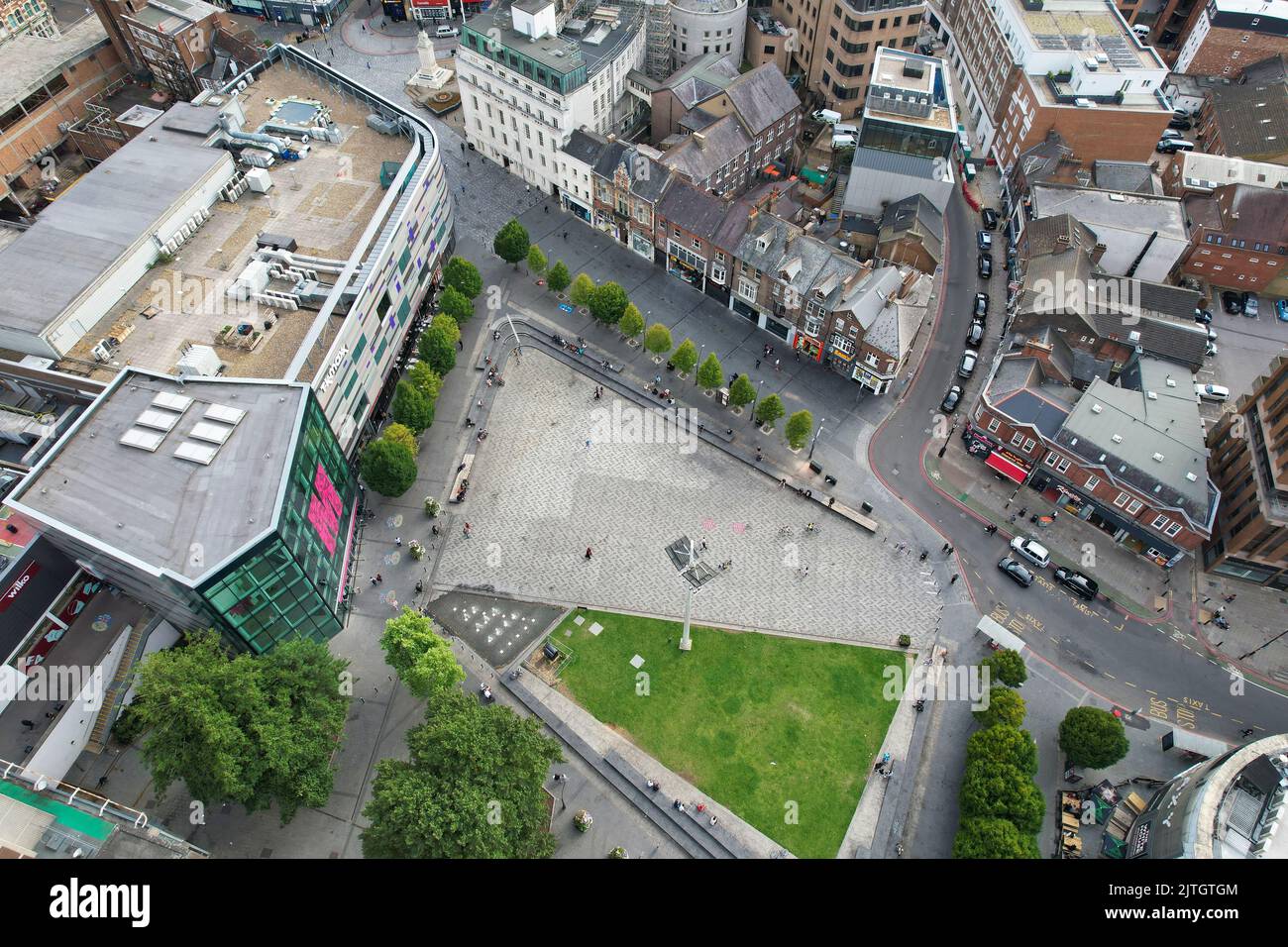 Luton shopping mall hi-res stock photography and images - Alamy