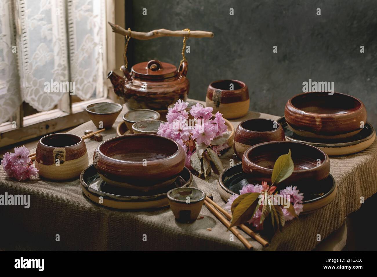 Japanese table setting teapot hi-res stock photography and images - Alamy