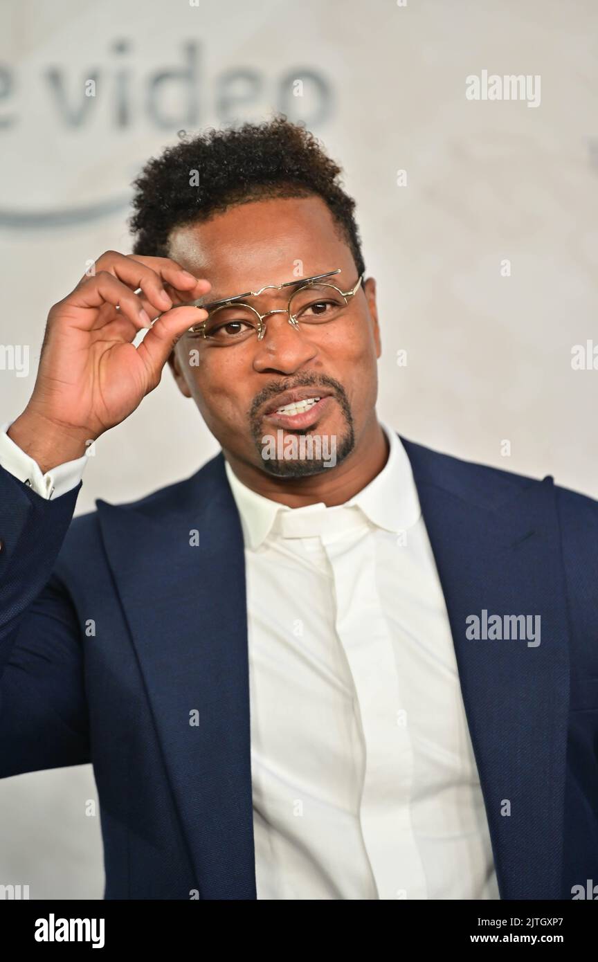 The lord of the rings the rings of power hi-res stock photography and ...