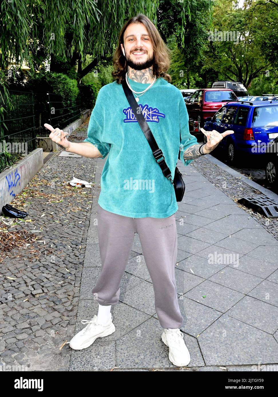 Jan-Philipp Preuß aka Leif am Set bei Dreharbeiten zur Reality-Daily ...