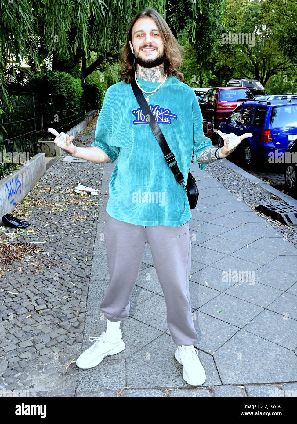 Jan-Philipp Preuß aka Leif am Set bei Dreharbeiten zur Reality-Daily ...