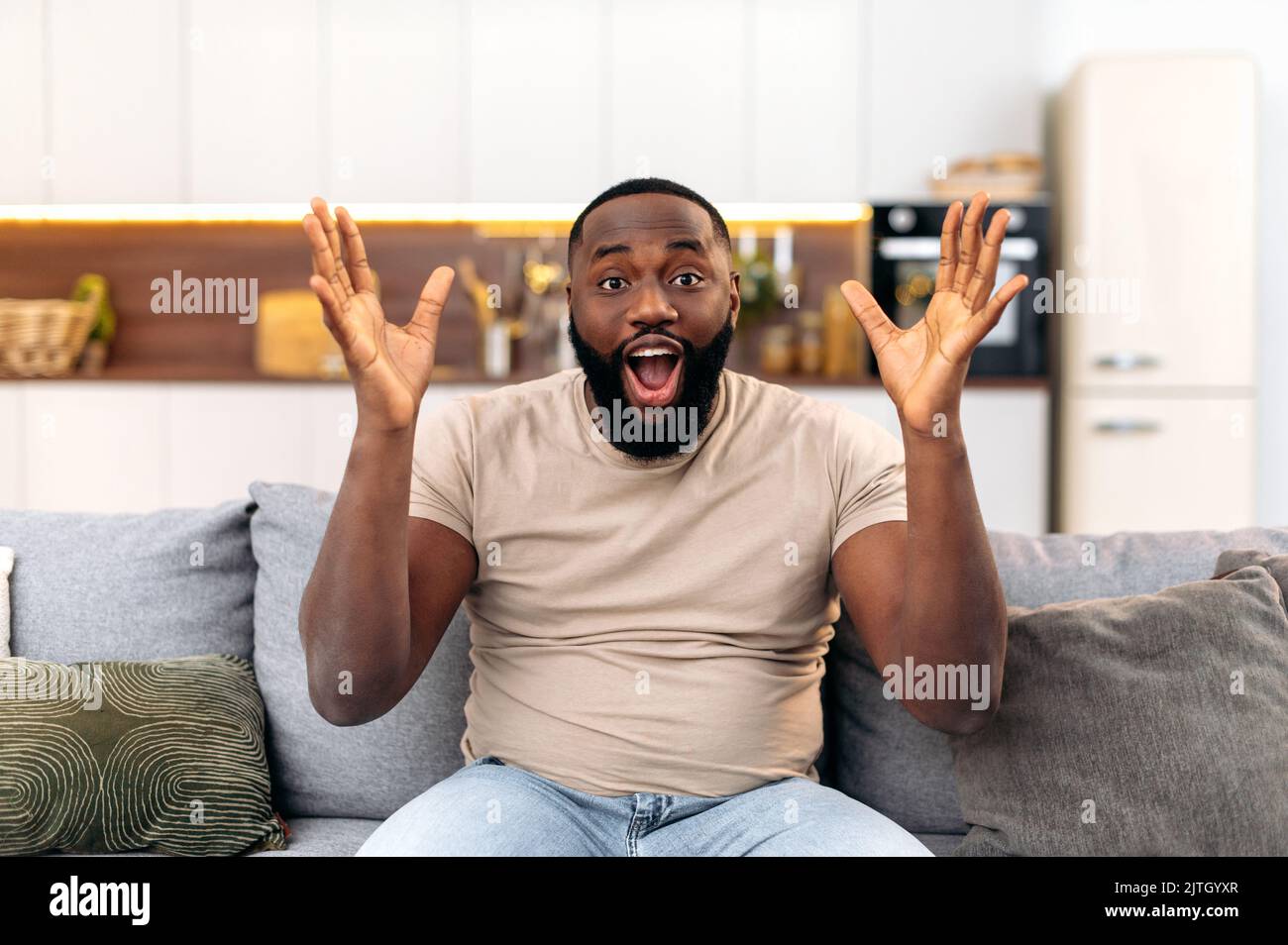 Happy headshot man smiling hi-res stock photography and images - Alamy