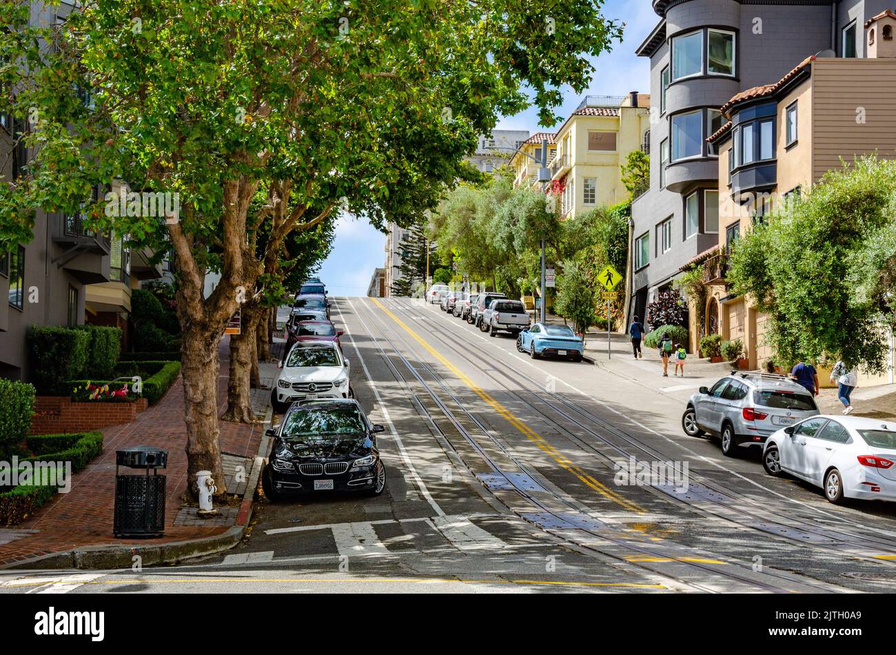 San francisco sloping street hi-res stock photography and images - Alamy