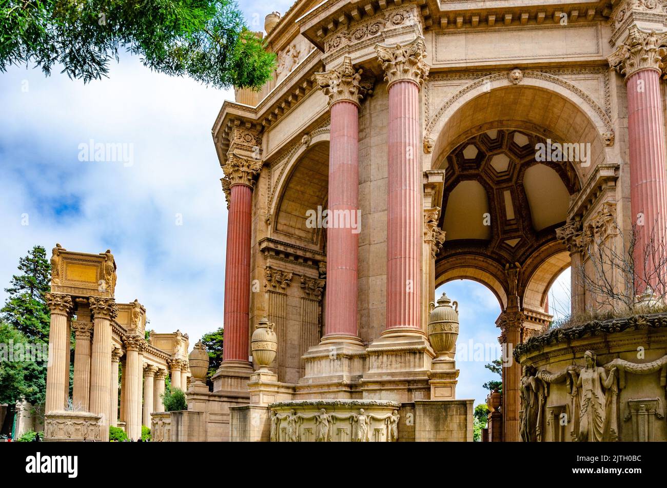 The rotunda and pergola at The Palace of Fine Arts in Sand Francisco ...