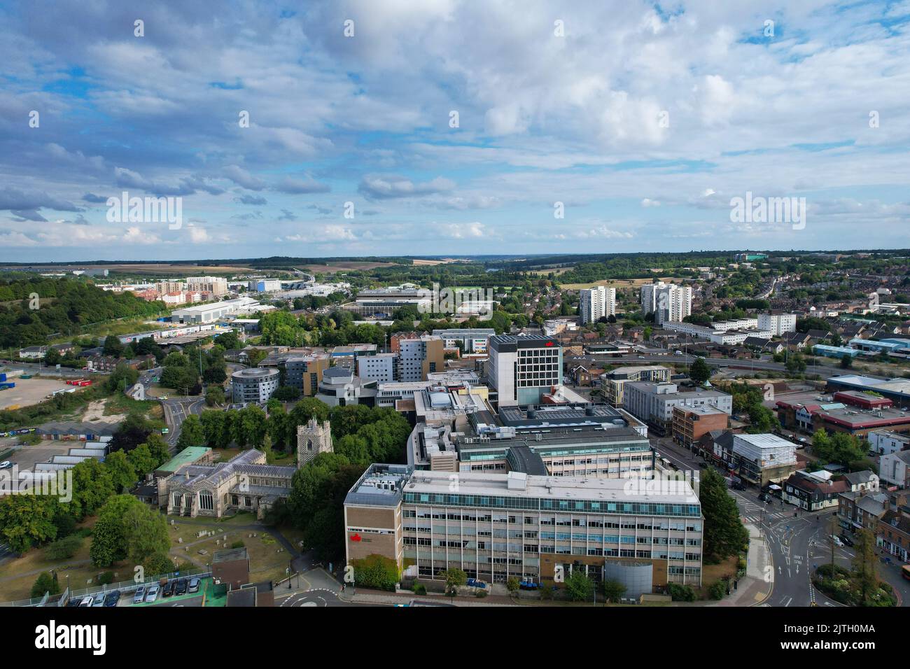 Luton shopping mall hi-res stock photography and images - Alamy
