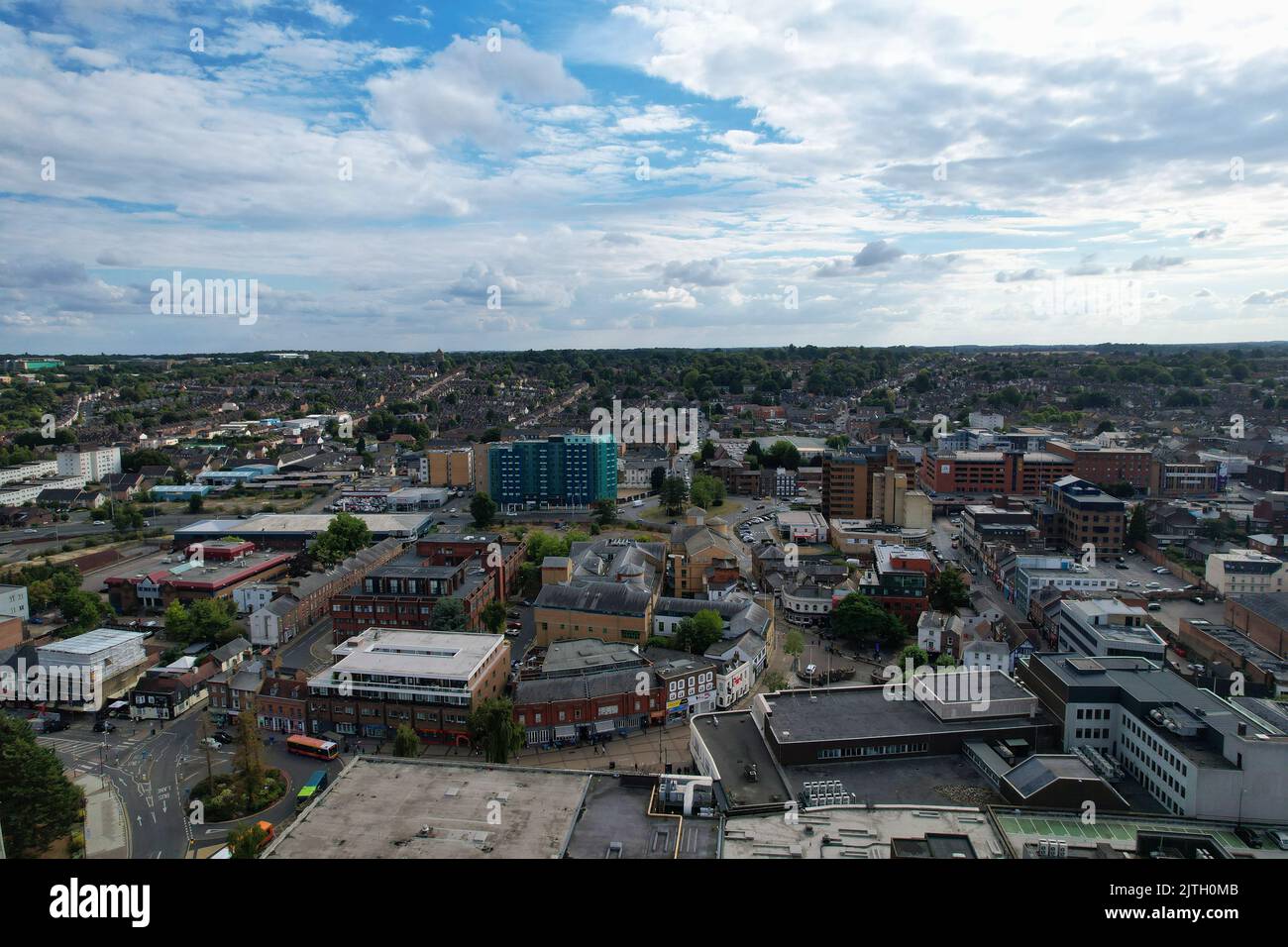 Luton shopping mall hi-res stock photography and images - Alamy