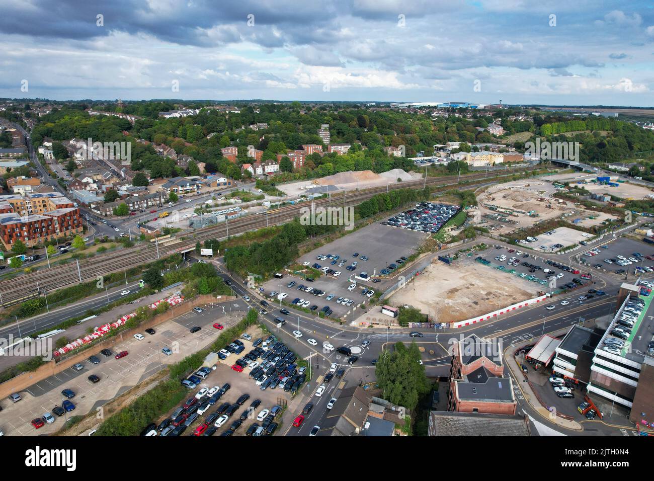 Luton shopping mall hi-res stock photography and images - Alamy