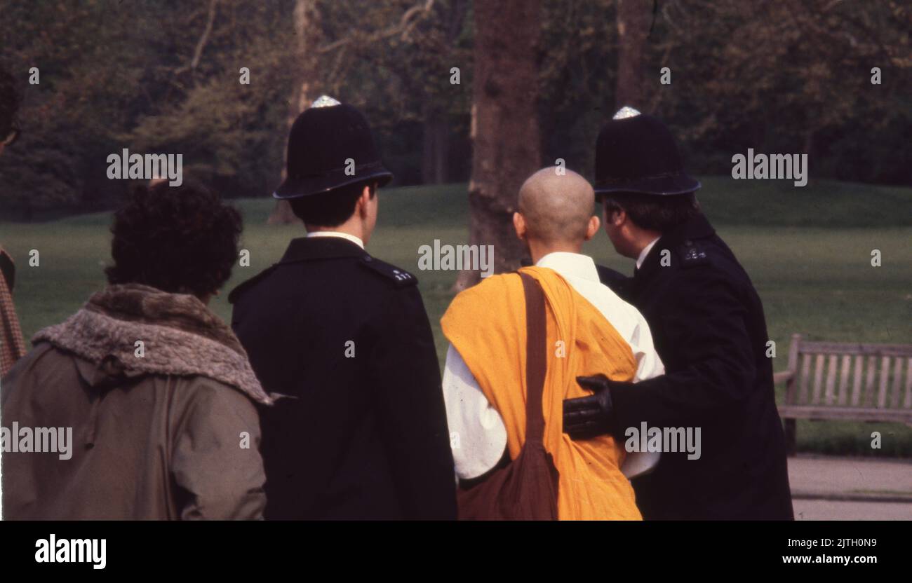 British armed police siege hi-res stock photography and images - Alamy