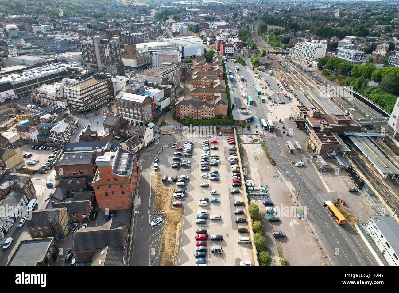 Luton shopping mall hi-res stock photography and images - Alamy