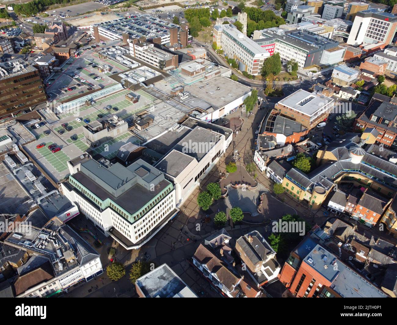 Luton shopping mall hi-res stock photography and images - Alamy