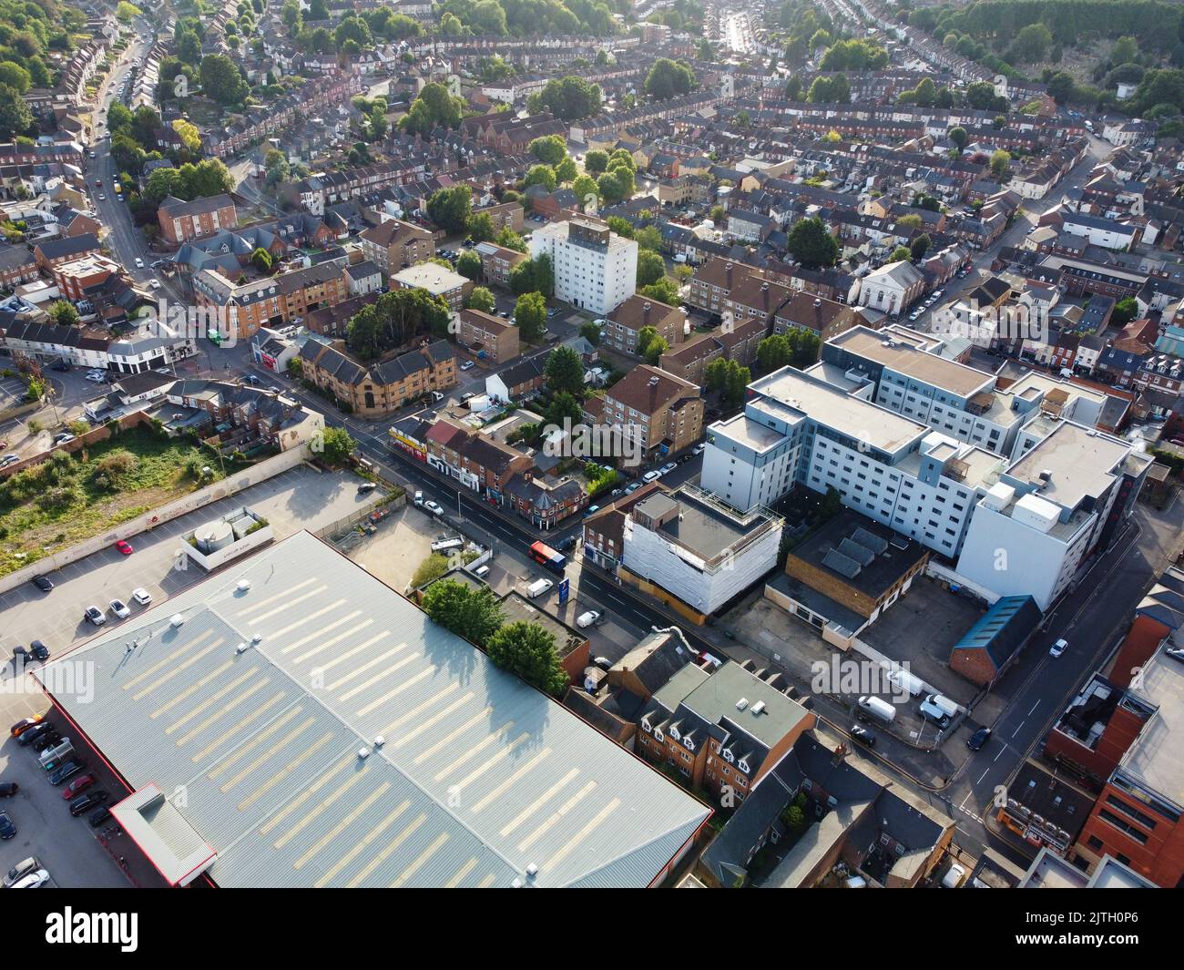 Luton shopping mall hi-res stock photography and images - Alamy
