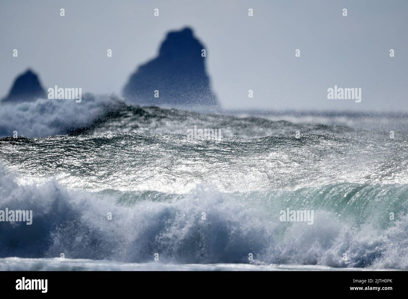 Rolling sets of waves hi-res stock photography and images - Alamy