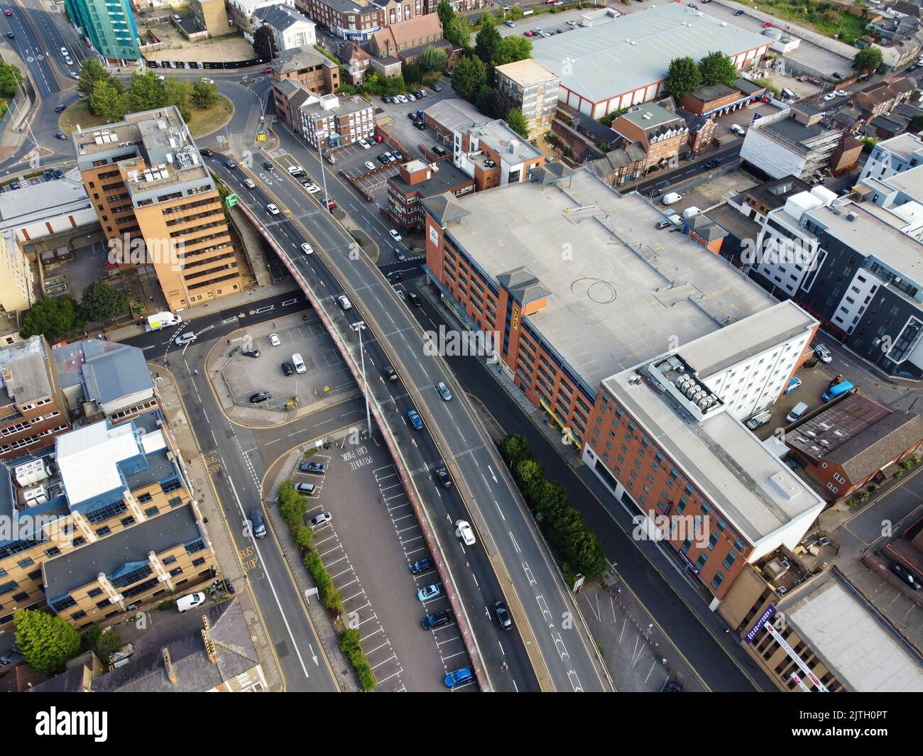 Luton shopping mall hi-res stock photography and images - Alamy