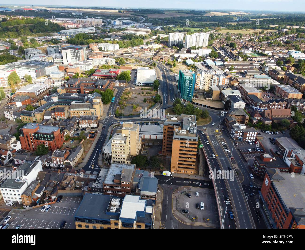 Luton shopping mall hi-res stock photography and images - Alamy