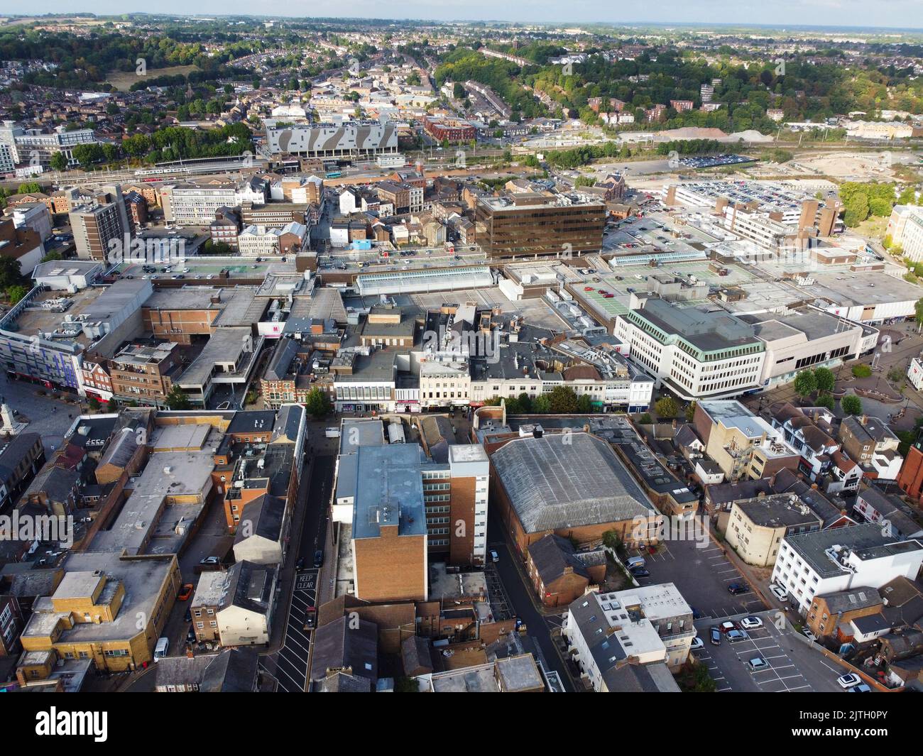 Luton shopping mall hi-res stock photography and images - Alamy