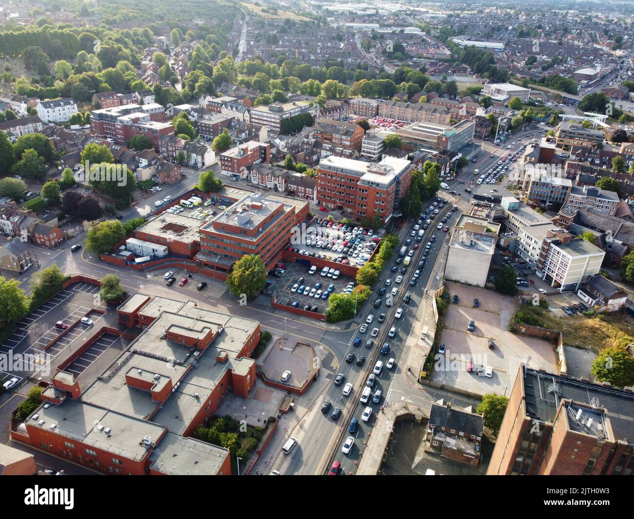 Luton shopping mall hi-res stock photography and images - Alamy