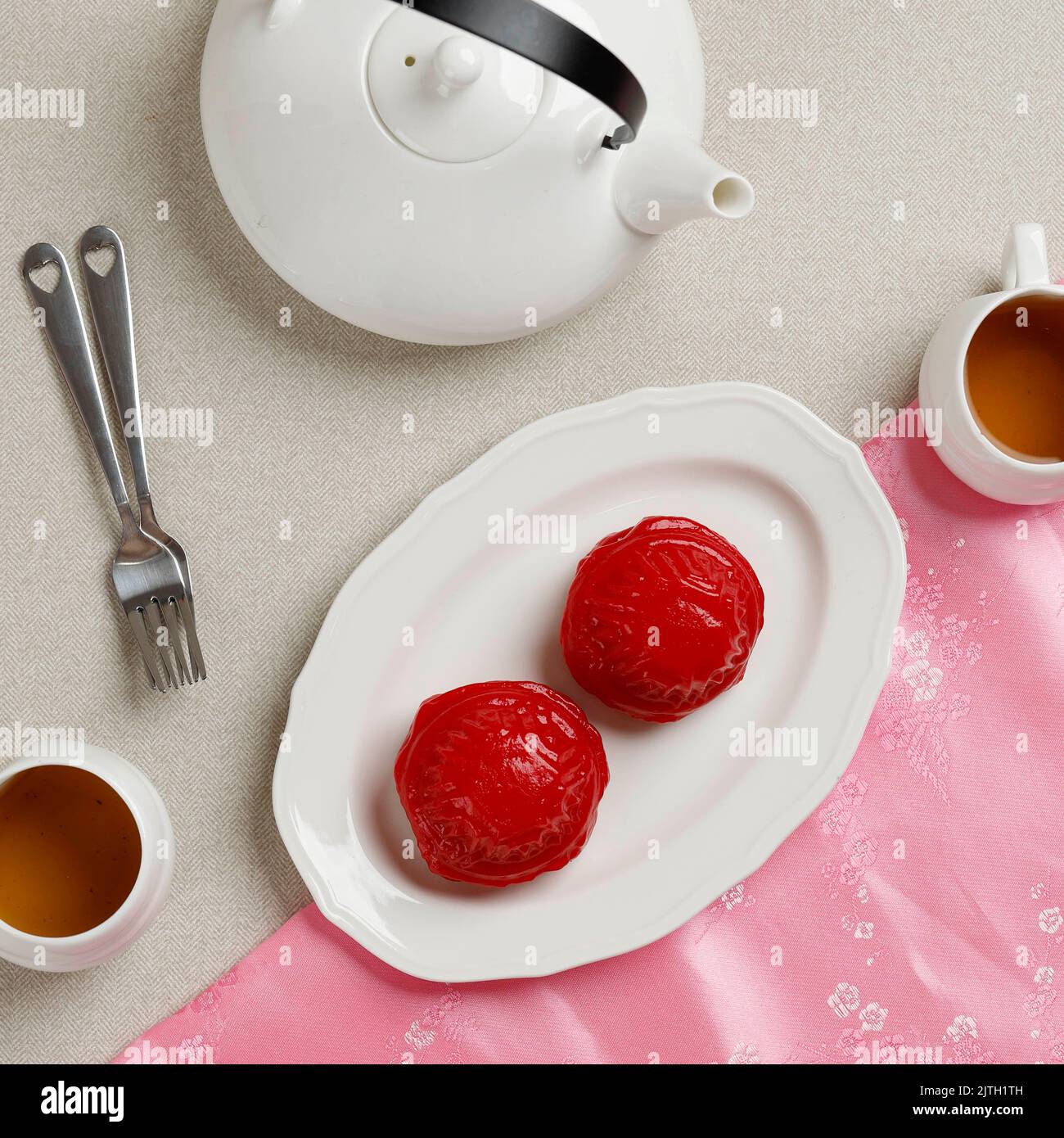 Ang ku kueh hi-res stock photography and images - Alamy
