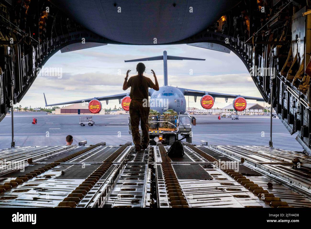 Hawaii, USA. 23rd Aug, 2022. Senior Airman Jolan Besse, 535th Airlift ...