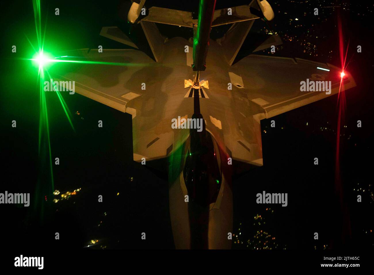 Florida, USA. 16th Aug, 2022. A U.S. Air Force F-22 Raptor receives ...