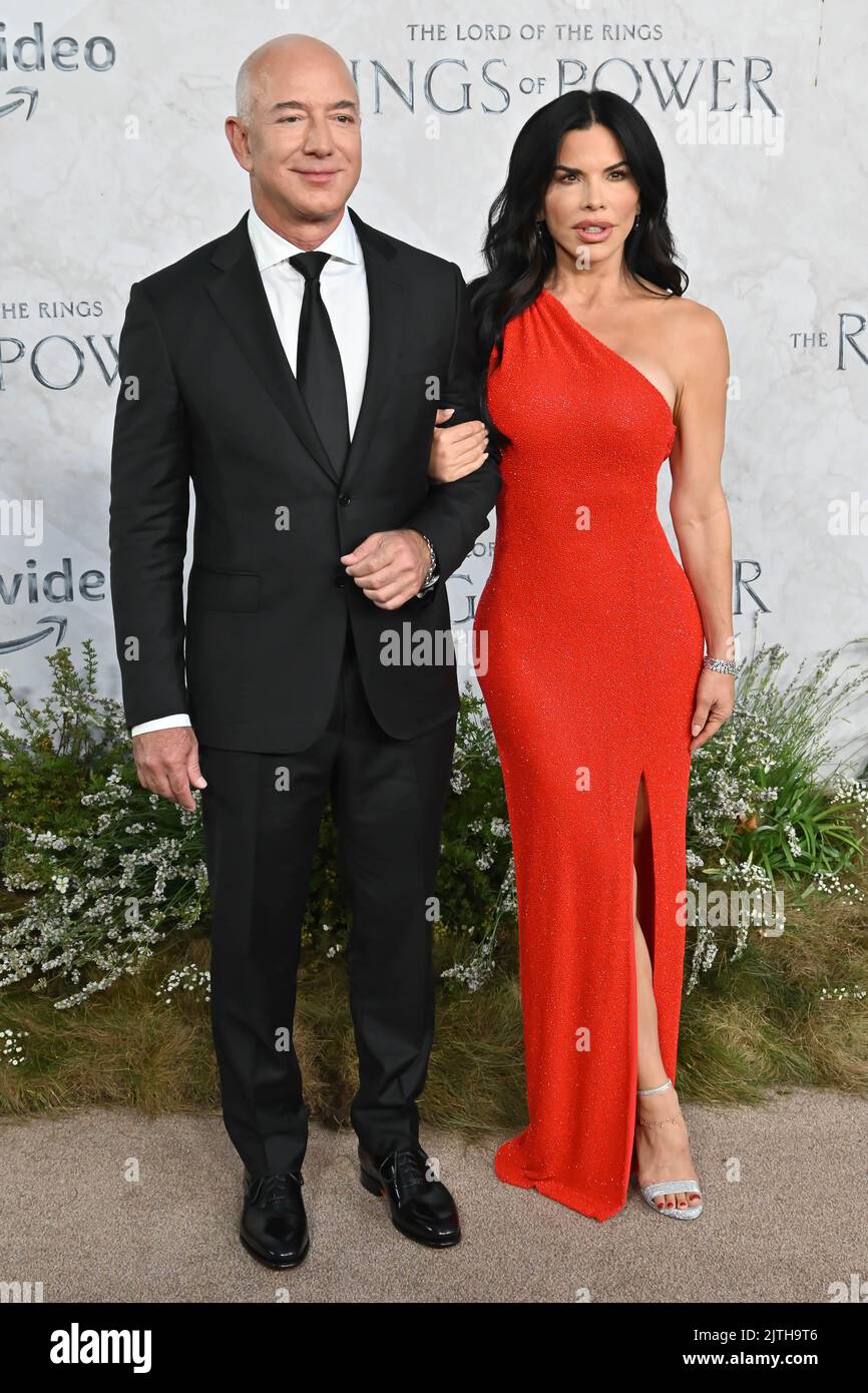 London, UK. - 30th August 2022. Jeff Bezos and Lauren Sanchez arrives ...