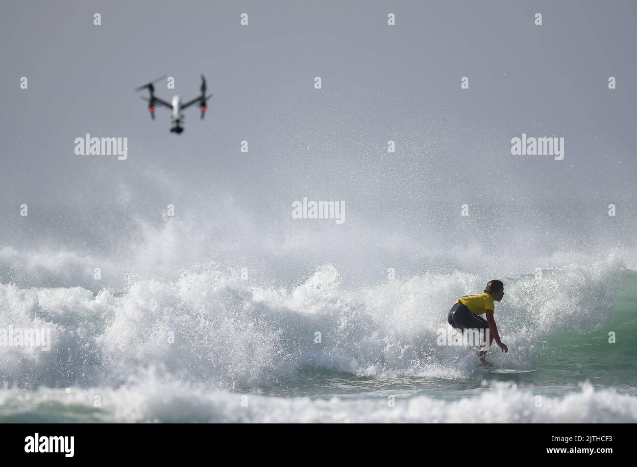 Filming surfers hi-res stock photography and images - Alamy