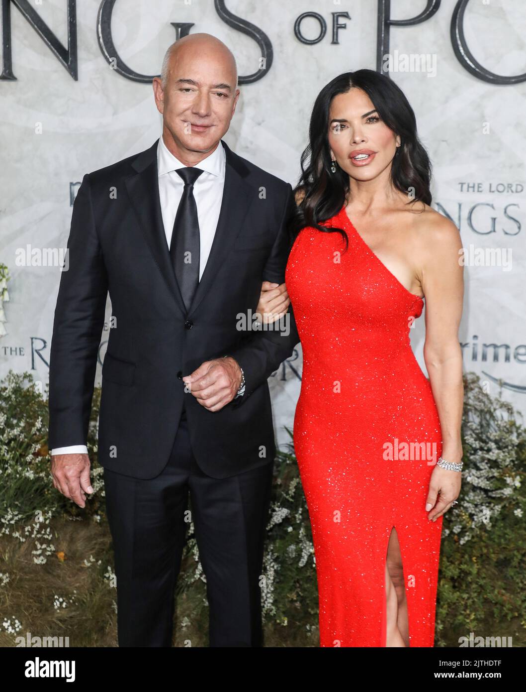 London, UK. 30th Aug, 2022. Jeff Bezos (L) and Lauren Sanchez (R) seen ...