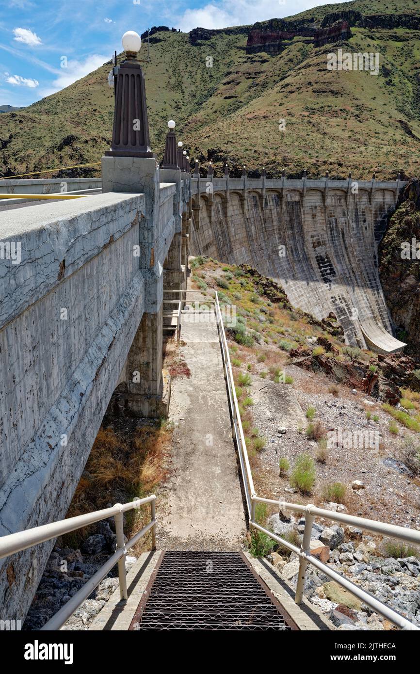 Steps lead to a concrete platform at the Owyhee Dam, Oregon, USA Stock ...