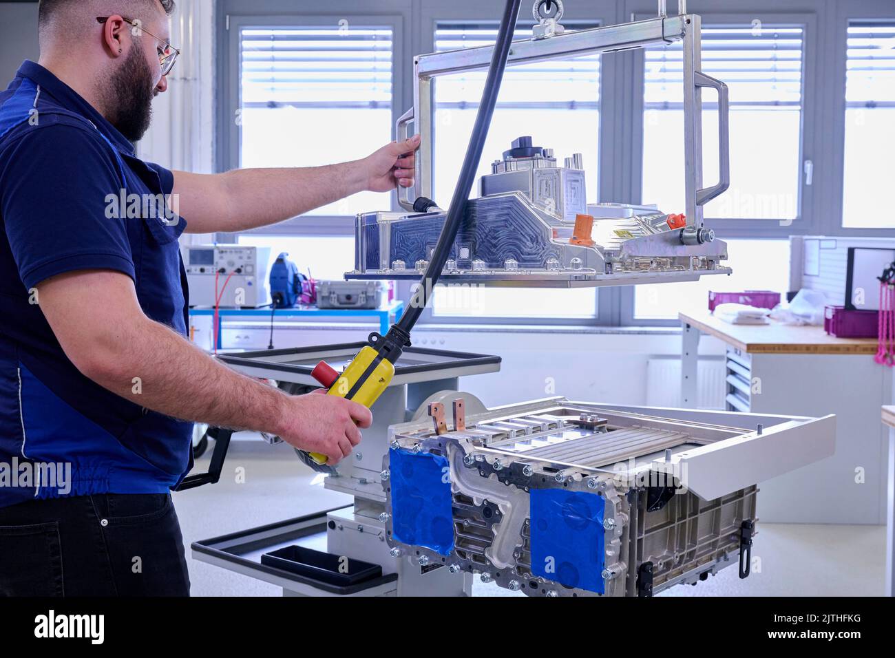 Hydrogen car asia hi-res stock photography and images - Alamy