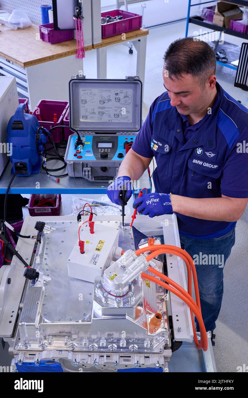 Fuel cell systems hi-res stock photography and images - Alamy