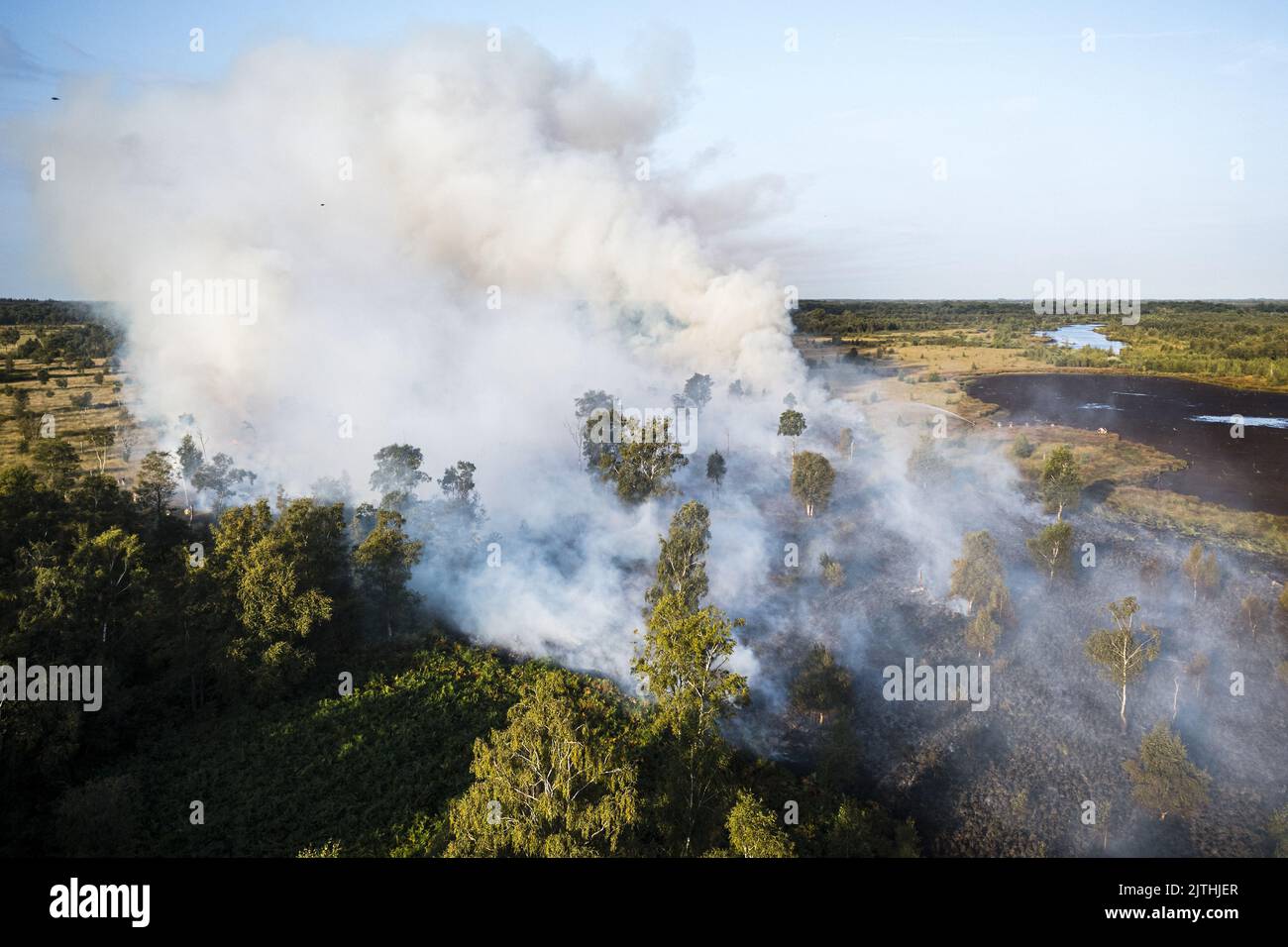 2022-08-31 08:29:26 GRIENDTSVEEN - Drone photo of a large fire in the ...