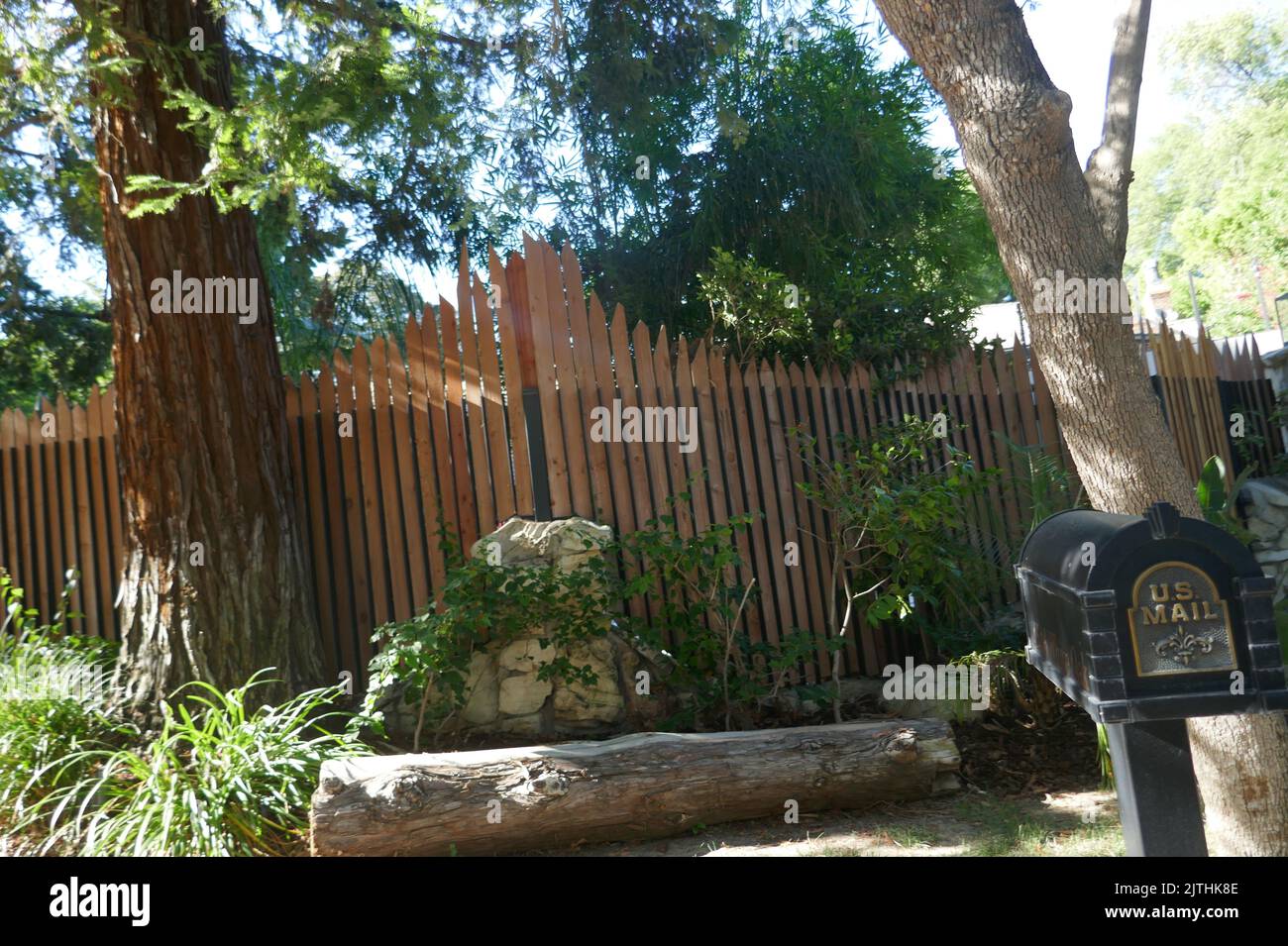 Encino California, USA 27th August 2022 Singer Machine Gun Kelly's home ...