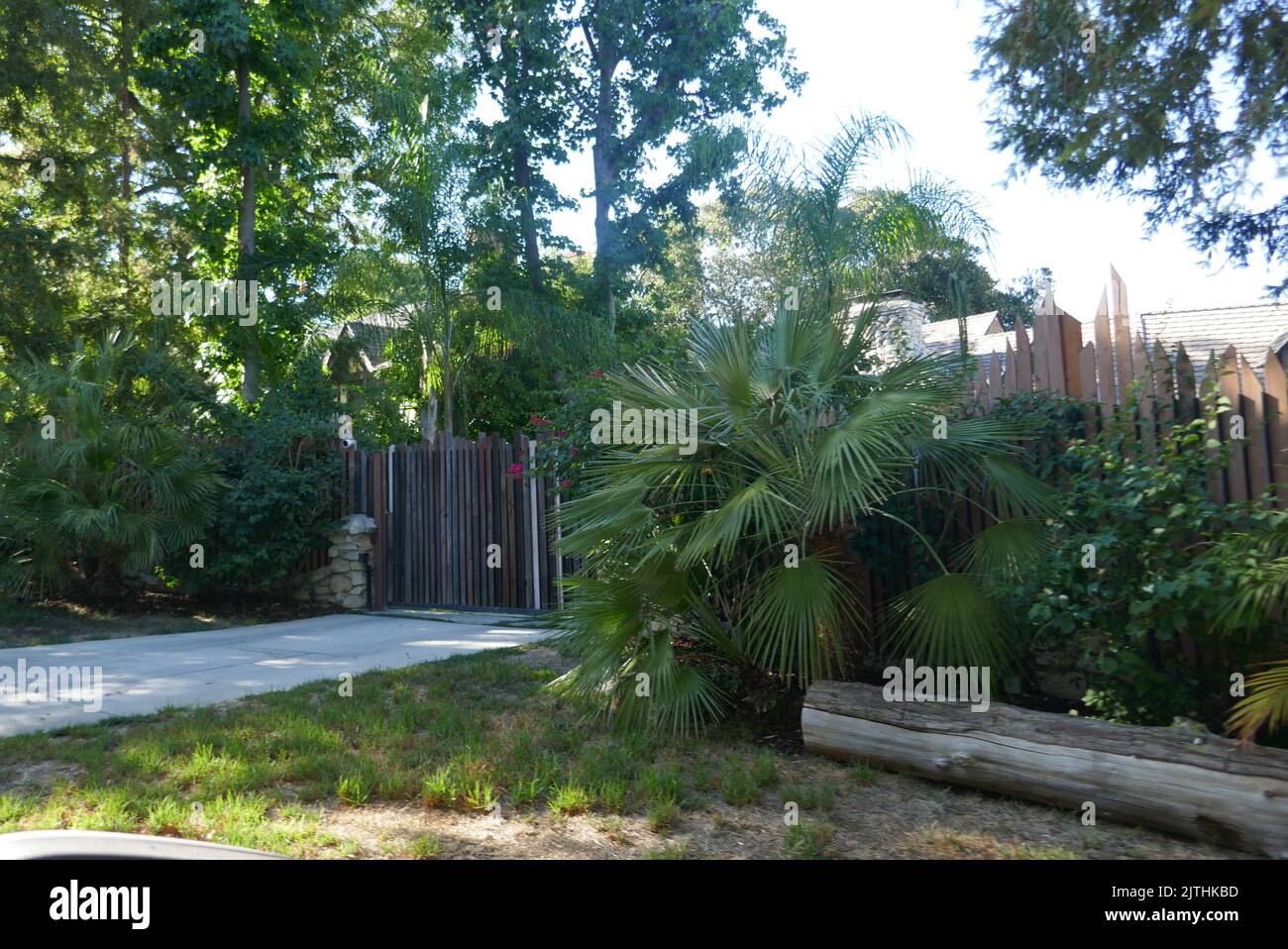 Encino California, USA 27th August 2022 Singer Machine Gun Kelly's home ...