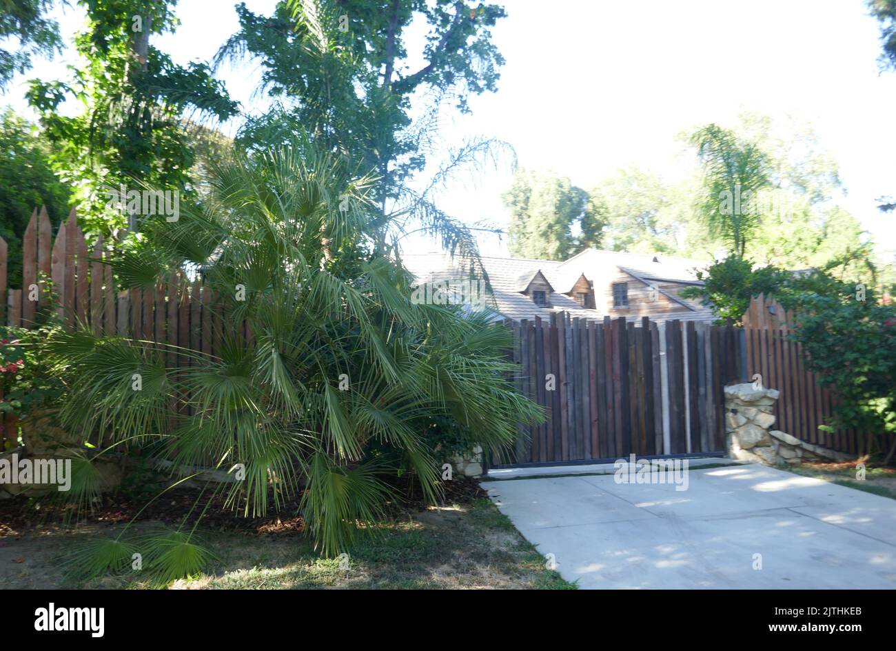 Encino California, USA 27th August 2022 Singer Machine Gun Kelly's home ...